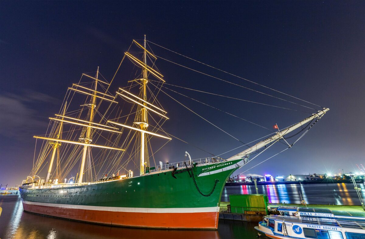 Museumsschiff Rickmer Rickmers - Hafenrundfahrten-hh.de: